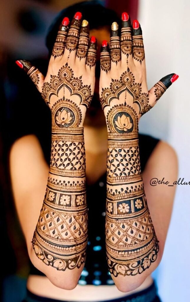 [1095+] Stylish Back Hand Mehndi Design Images, Photos & Pictures (2025 ...
